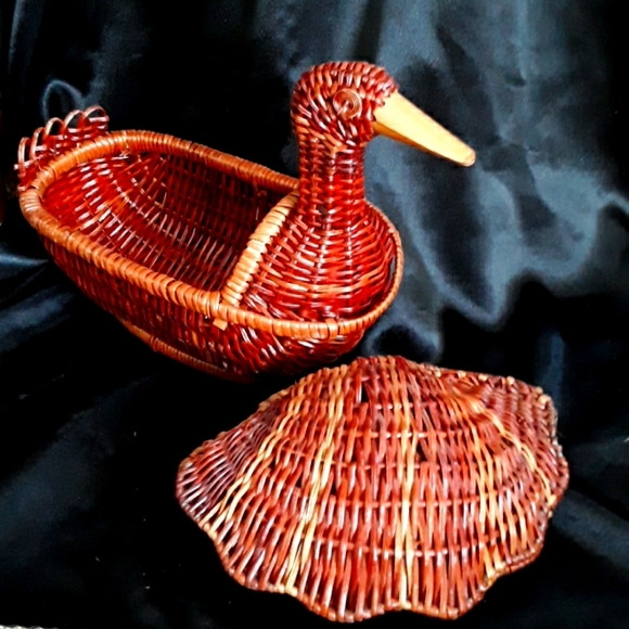Accents | Unique Baskets Duck And Clam Shell | Poshmark